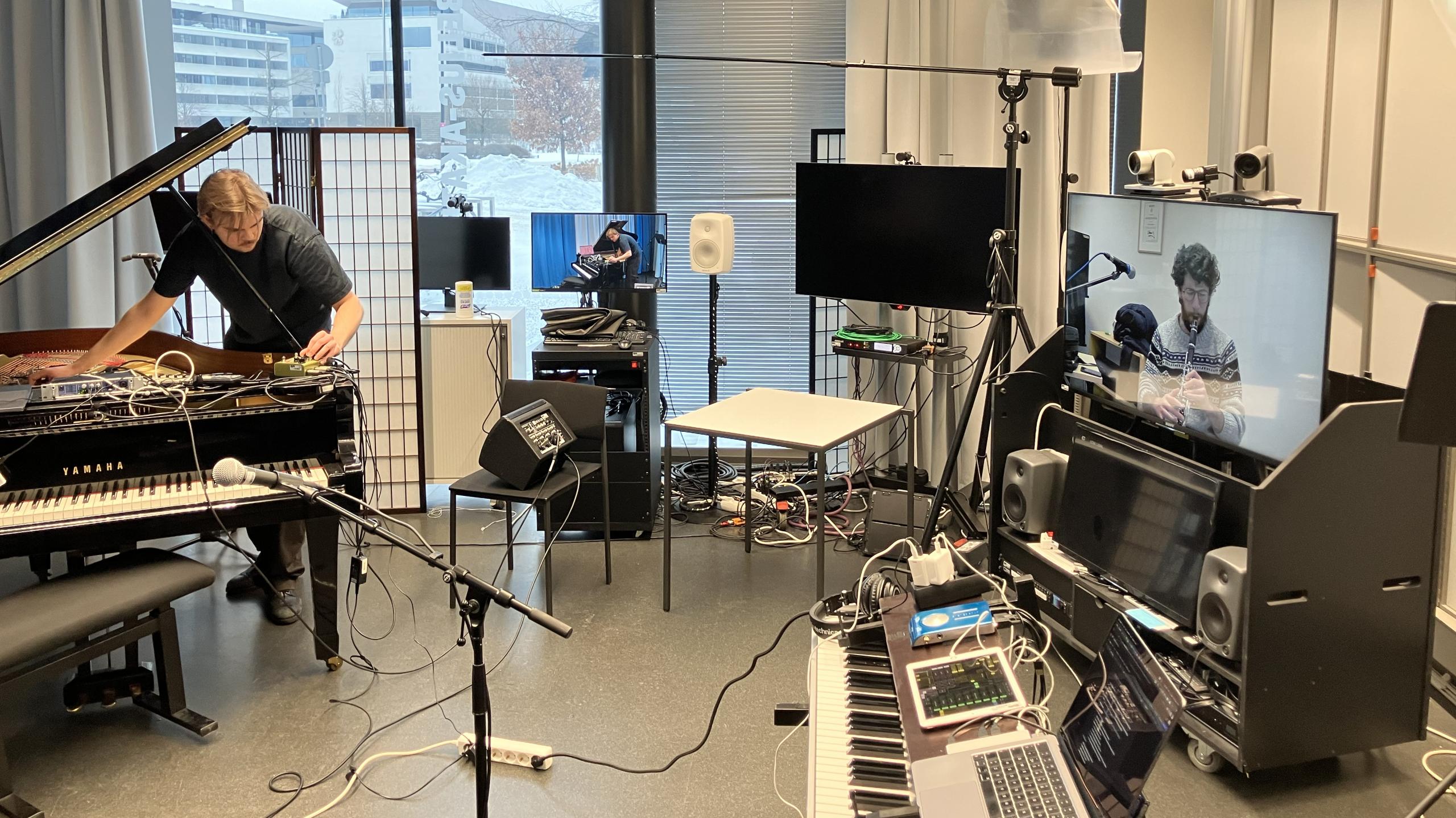 Real-time online ensemble playing comes to life through new equipment ...