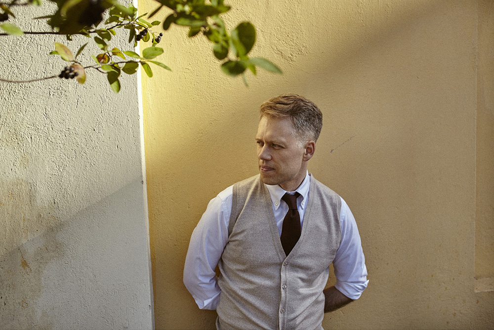 Sami Linna haastaa perinteisiä käsityksiä modaalisesta jazzilmaisusta ...